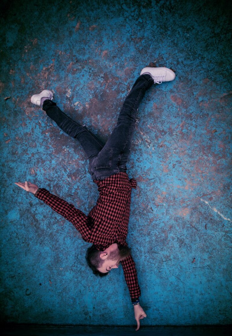 Forced Perspective Photography Ideas - Ehab Photography