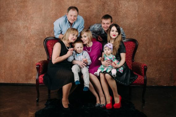 Formal Family Portrait Photography – A Step-By-Step Guide